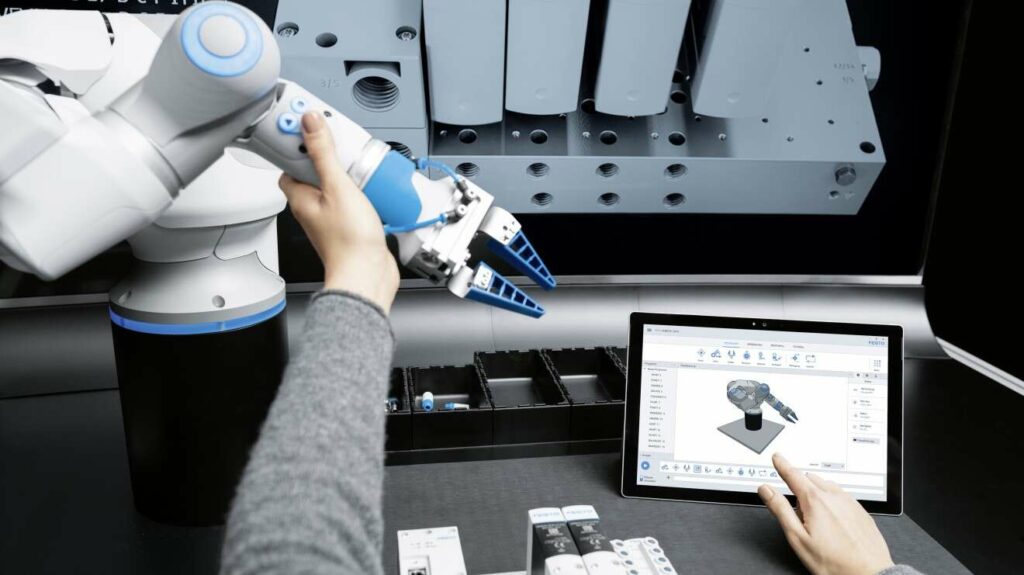 Quelle formation pour apprendre à programmer un robot en langage FANUC ...